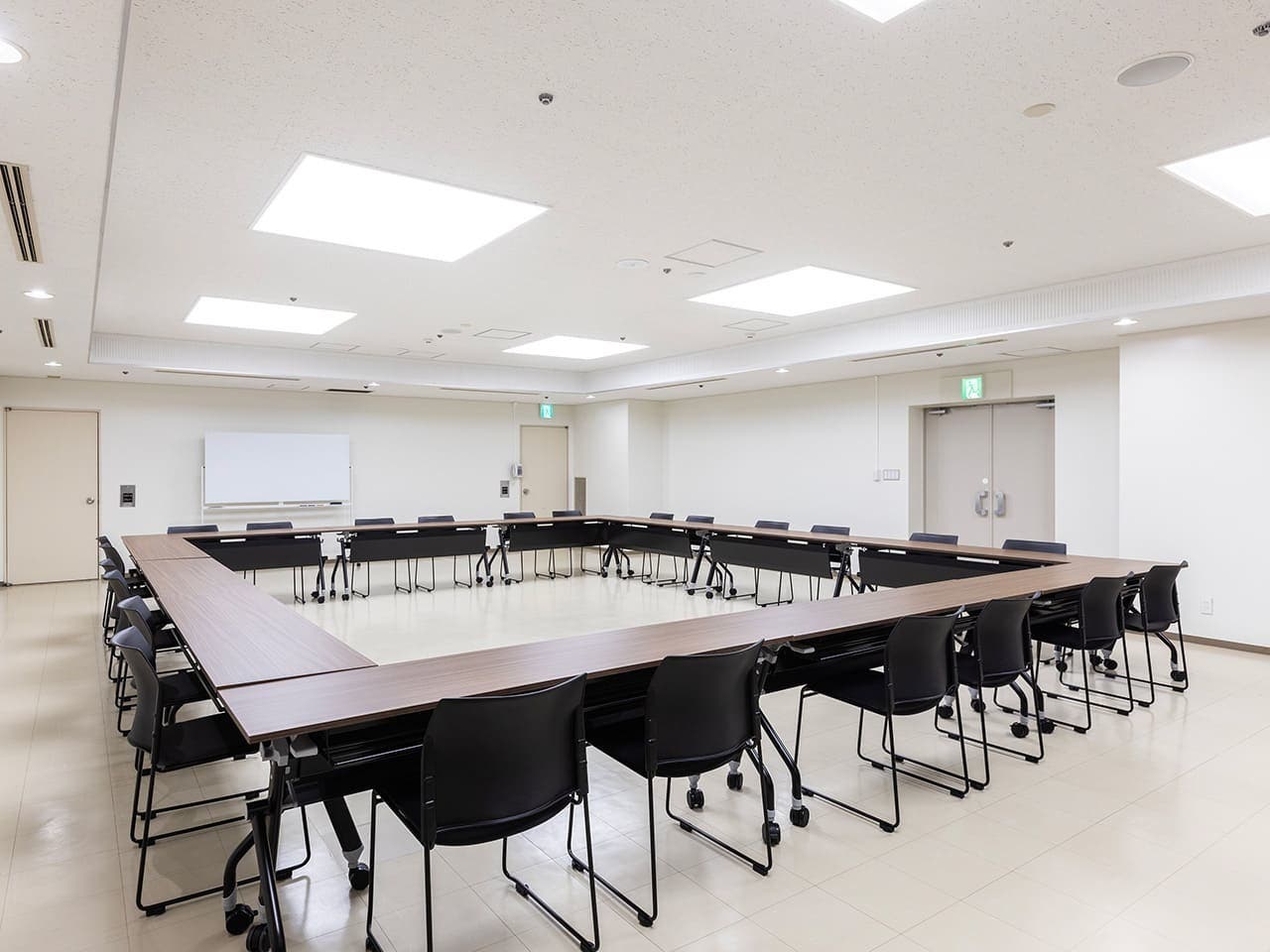 【KOKO HOTEL 静岡】会議室の写真2