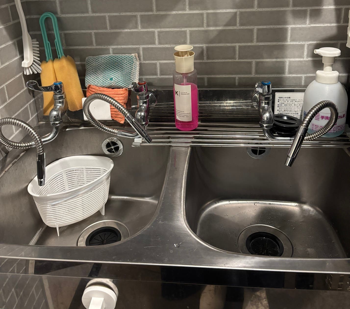 【新宿から電車で10分！】荻窪駅1分★カラオケBAR♬リピート多数！！白くて綺麗な内装で高級感がありピカピカです✨の写真22