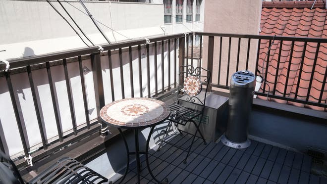 【新宿から電車で10分!】荻窪駅1分★カラオケBAR♬リピート多数!!白くて綺麗な内装で高級感がありピカピカです✨の写真17