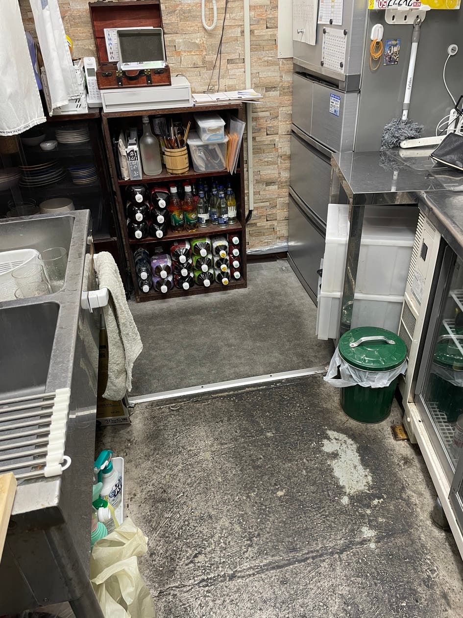 【新宿から電車で10分！】阿佐ヶ谷駅2分★カラオケBAR♬清潔でカフェのような温かみのある内装✨禁煙🚭の写真17