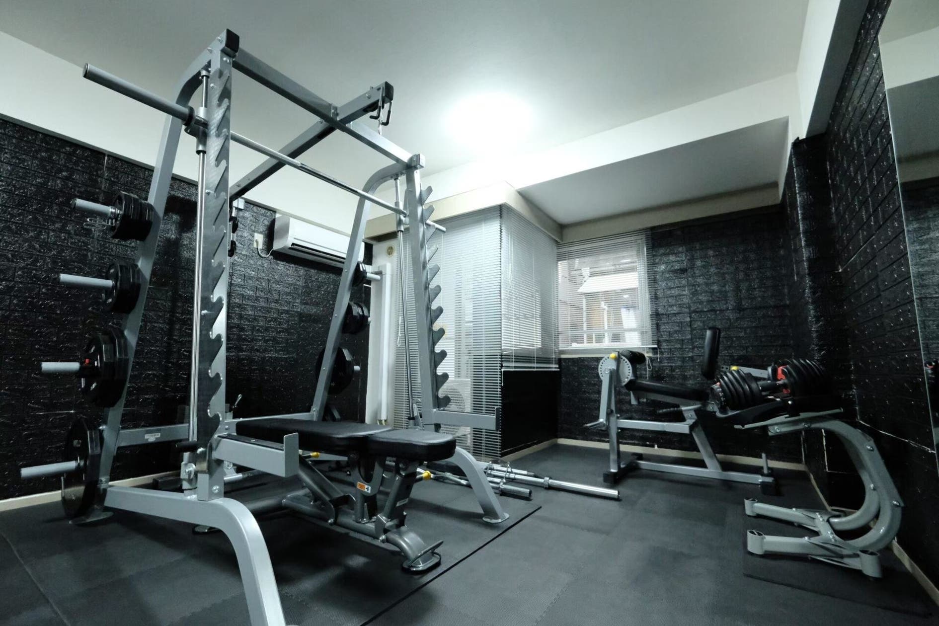 【渋谷駅3️⃣分㊗️1時間最大2079円】▶スミス&バーベル▶34㎡▶ 最安挑戦▶ 徹底清掃▶清潔シャワー無料の写真16