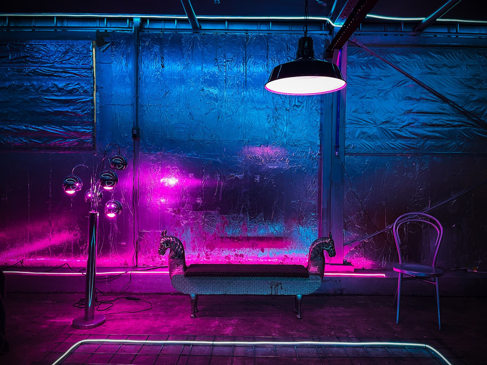 近未来的などこか退廃的な世界観が形成された撮影スタジオ 250㎡ | 雑色駅徒歩15分 | ＃廃墟＃アパレル＃ハウススタジオの写真7