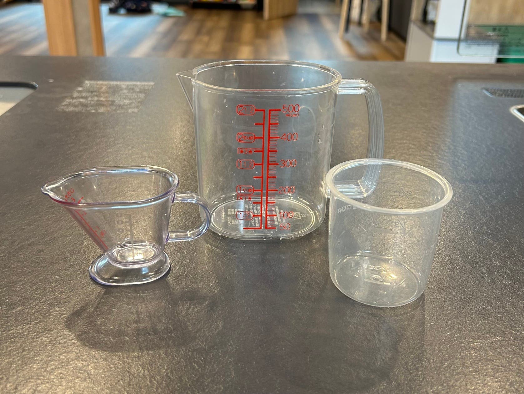 江坂駅から徒歩6分！最新のキッチンを導入したスペースの写真6