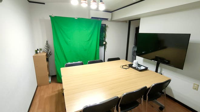 50インチTVのある完全個室貸会議室|web会議・商談・面接・打合せ・勉強会・個人レッスンなどの写真5