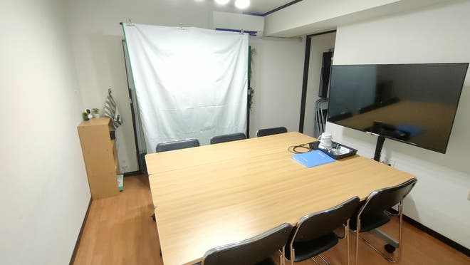 50インチTVのある完全個室貸会議室|web会議・商談・面接・打合せ・勉強会・個人レッスンなどの写真6
