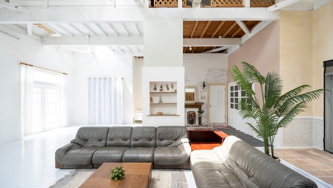 【都心から90分】自然光×高天井×260㎡|ロケバスOKの大型撮影ハウススタジオの写真2