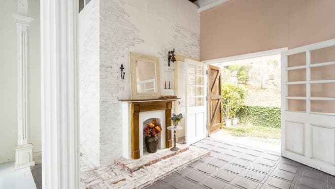 【都心から90分】自然光×高天井×260㎡|ロケバスOKの大型撮影ハウススタジオの写真8