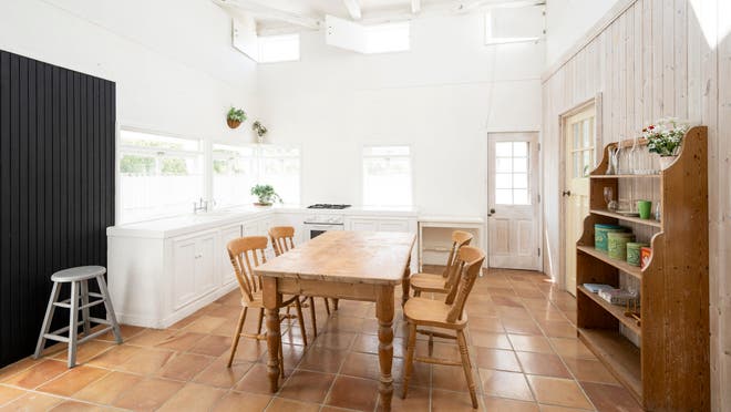 【都心から90分】自然光×高天井×260㎡|ロケバスOKの大型撮影ハウススタジオの写真15