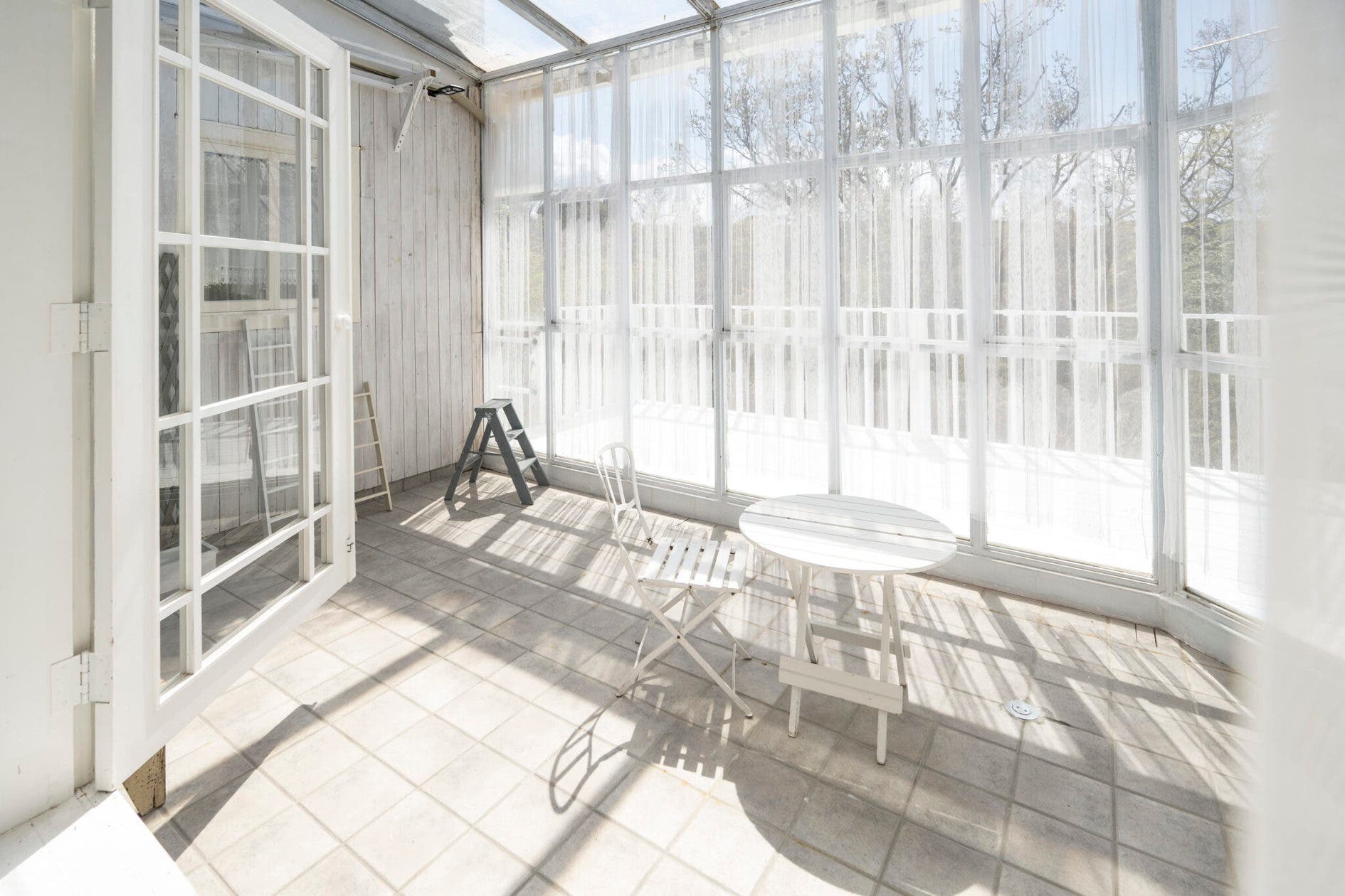 【都心から90分】自然光×高天井×260㎡｜ロケバスOKの大型撮影ハウススタジオの写真17