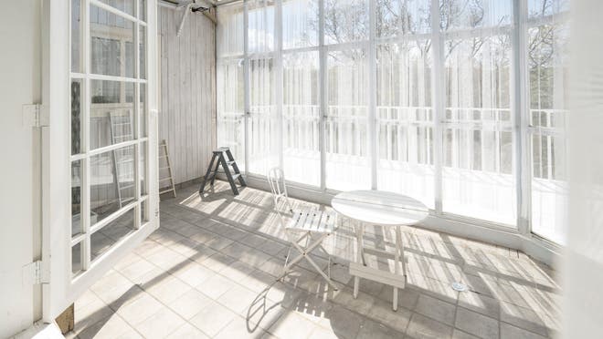 【都心から90分】自然光×高天井×260㎡|ロケバスOKの大型撮影ハウススタジオの写真17