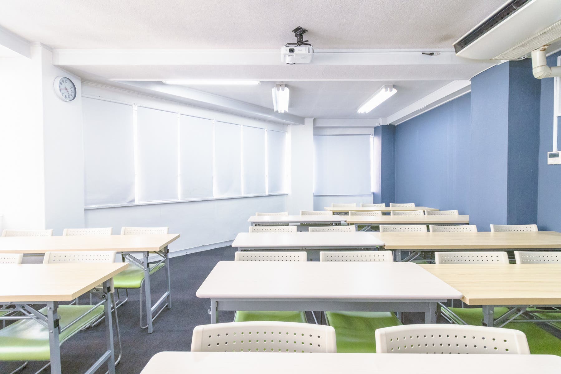 【JR新宿駅徒歩2分！30名】プロジェクター・ホワイトボード・マイク・WiFi全て無料！ふれあい貸し会議室 新宿No25の写真4