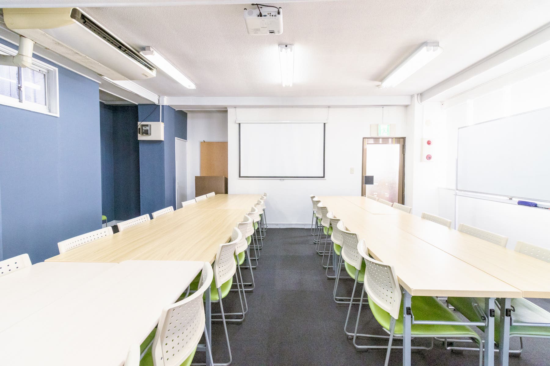 【JR新宿駅徒歩2分！30名】プロジェクター・ホワイトボード・マイク・WiFi全て無料！ふれあい貸し会議室 新宿No25の写真6