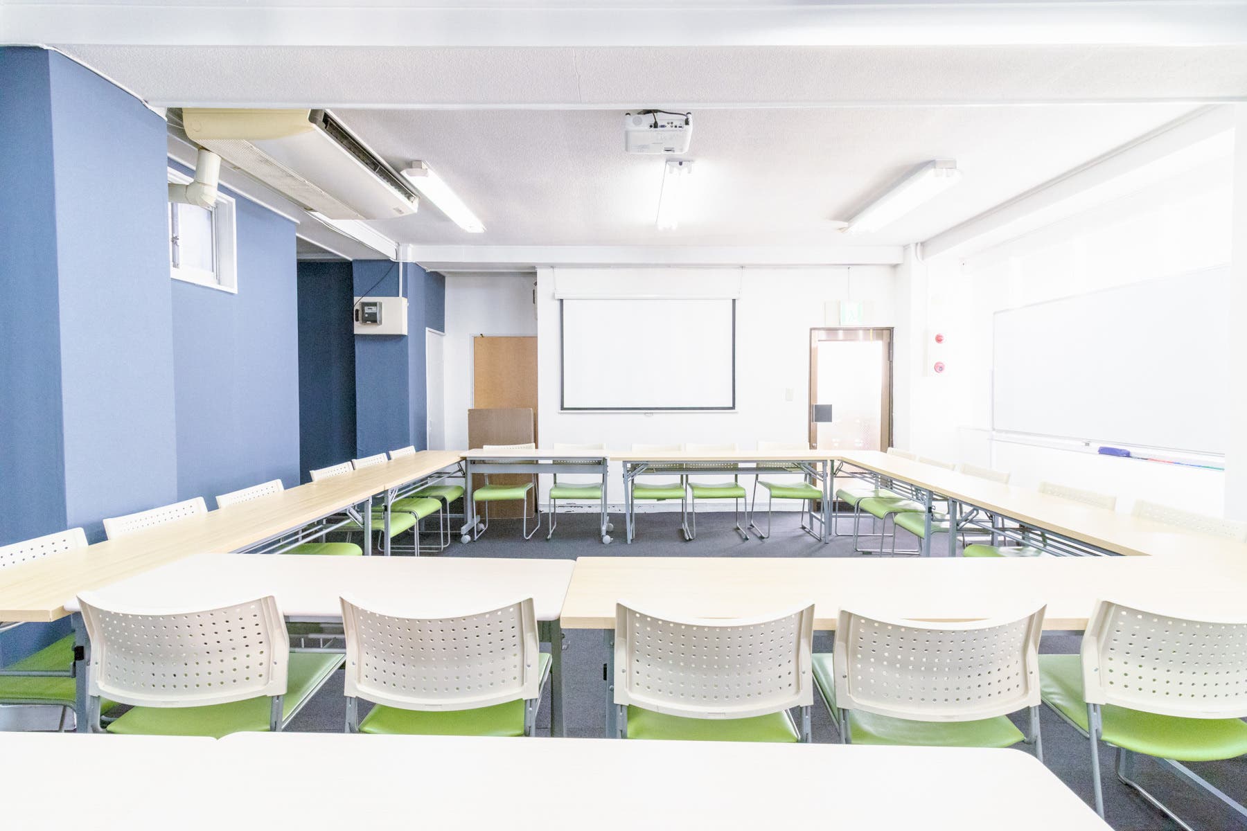 【JR新宿駅徒歩2分！30名】プロジェクター・ホワイトボード・マイク・WiFi全て無料！ふれあい貸し会議室 新宿No25の写真11