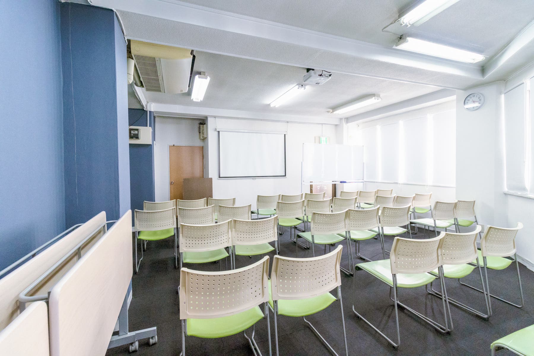 【JR新宿駅徒歩2分！30名】プロジェクター・ホワイトボード・マイク・WiFi全て無料！ふれあい貸し会議室 新宿No25の写真18