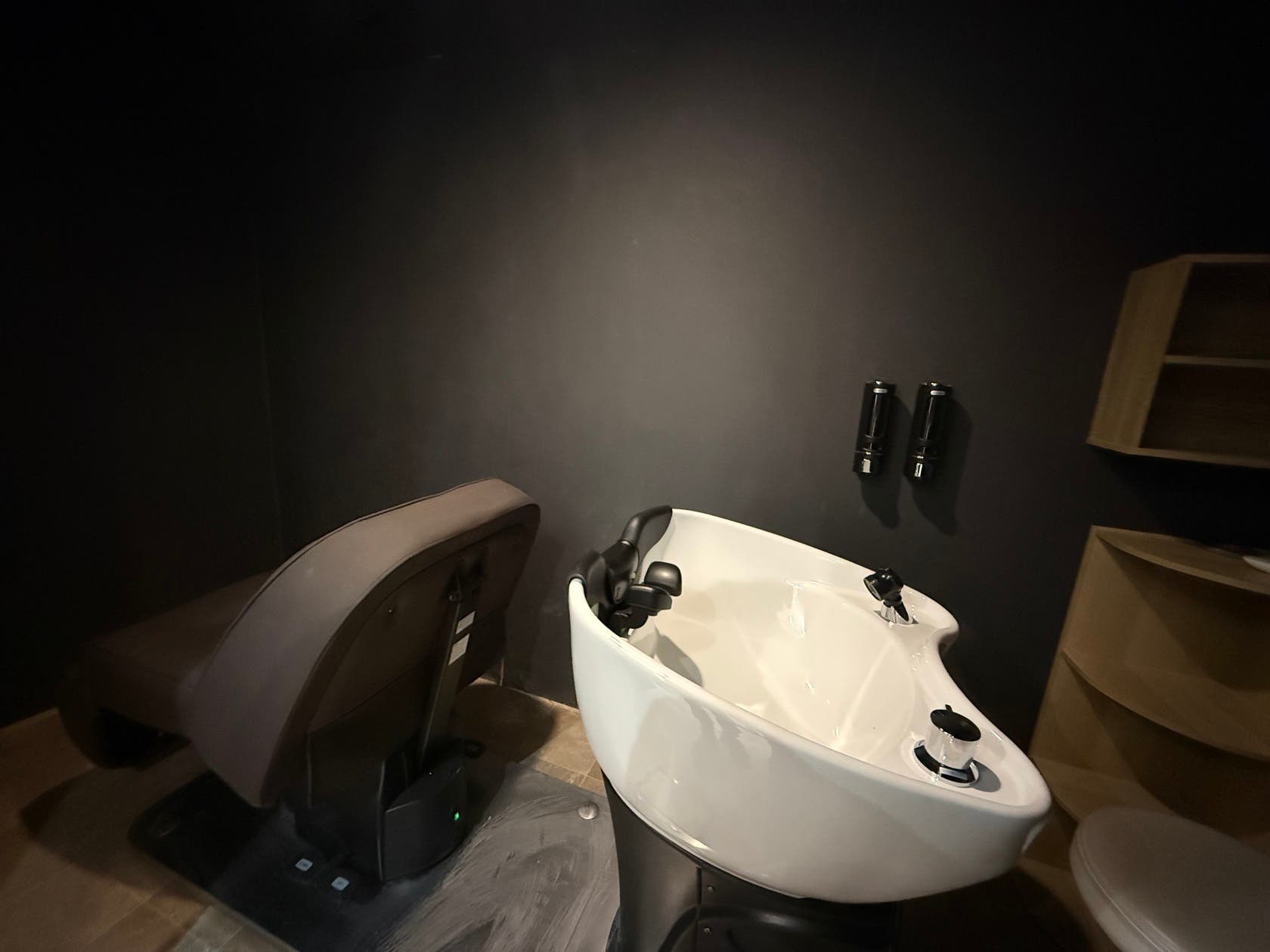 【鶴見駅1分】美容所登録済⭕完全個室の美容室✂️アイラッシュ可👀低リスクで独立開業が可能です。の写真3