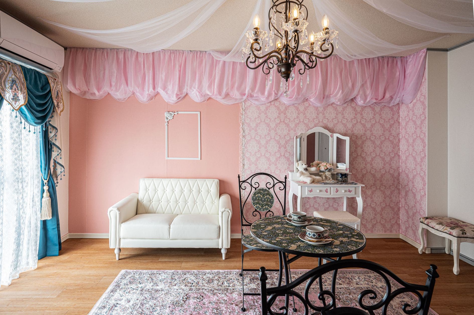 天神からすぐ！飲食可能な姫系ルームの写真4