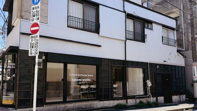 駅徒歩3分路面店、角地で目立ちます♪視認性抜群!文化交流施設まるごと貸切☆の写真1