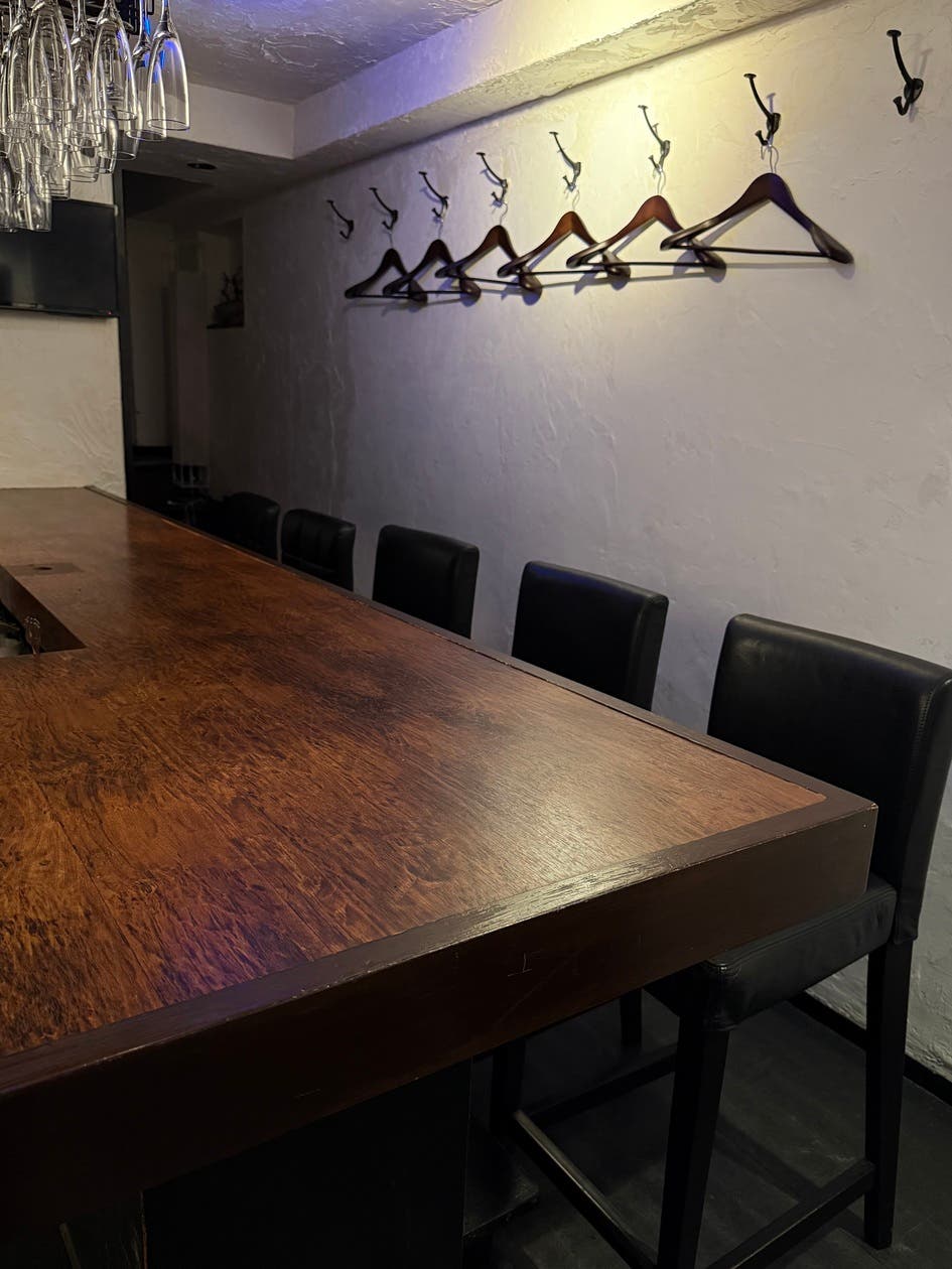 西麻布の隠れ家スナック空間を、日中はレンタルスペースとして活用！ の写真1