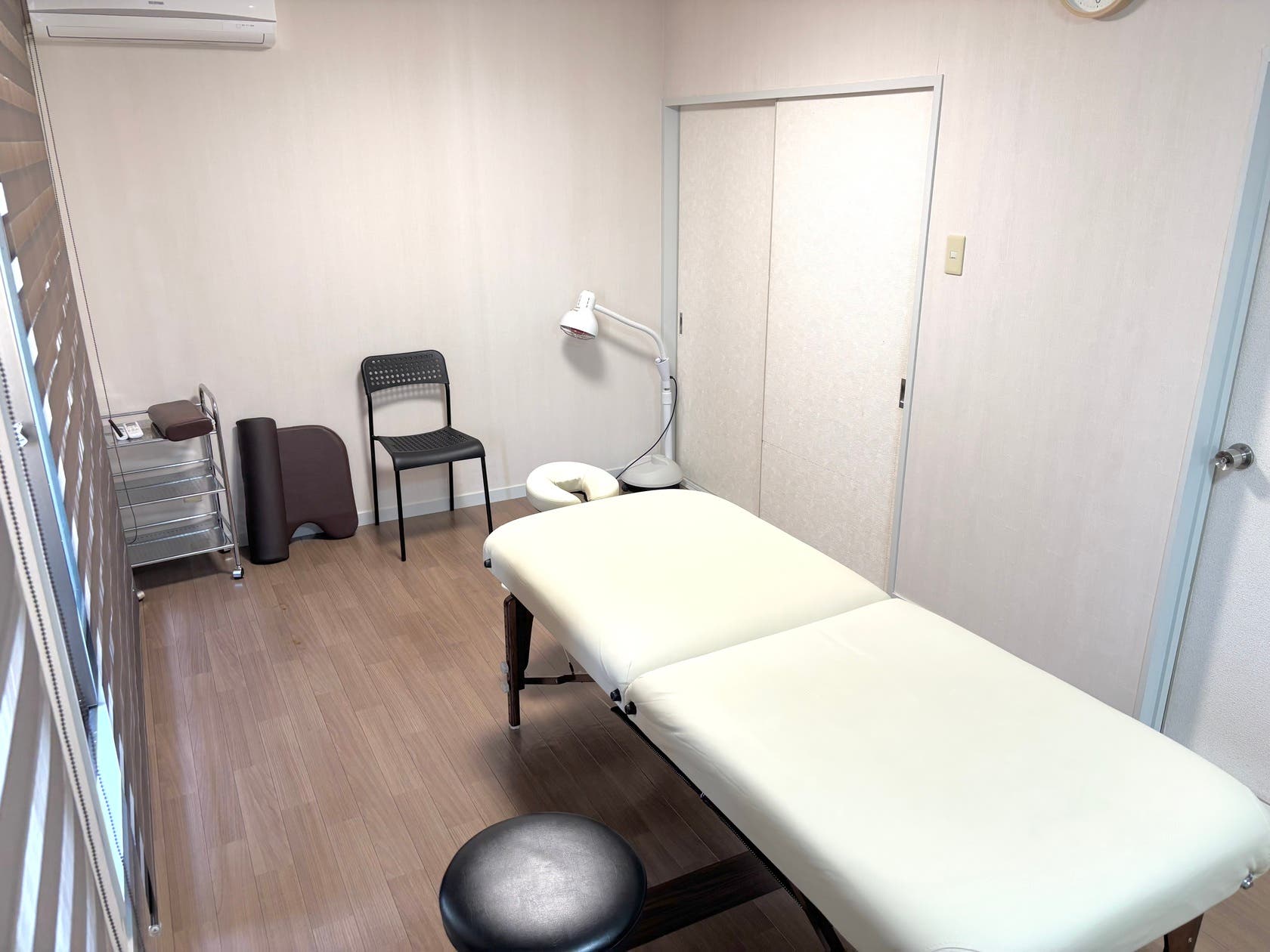 【立川駅から徒歩8分/広々個室】マッサージやヨガ・ピラティスに◎の写真1