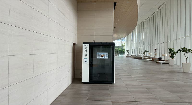 【テレキューブ】浜離宮インターシティの個室型ワークブース（279-02）です。視線と音を遮る、プライベートな集中環境。