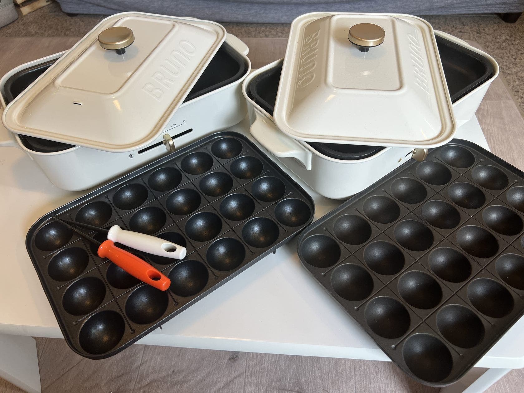 BRUNOたこ焼き機24穴 (ホットプレート・鍋) x 2 ★「キッチン利用」とセットでご利用をお願いいたします。の画像1