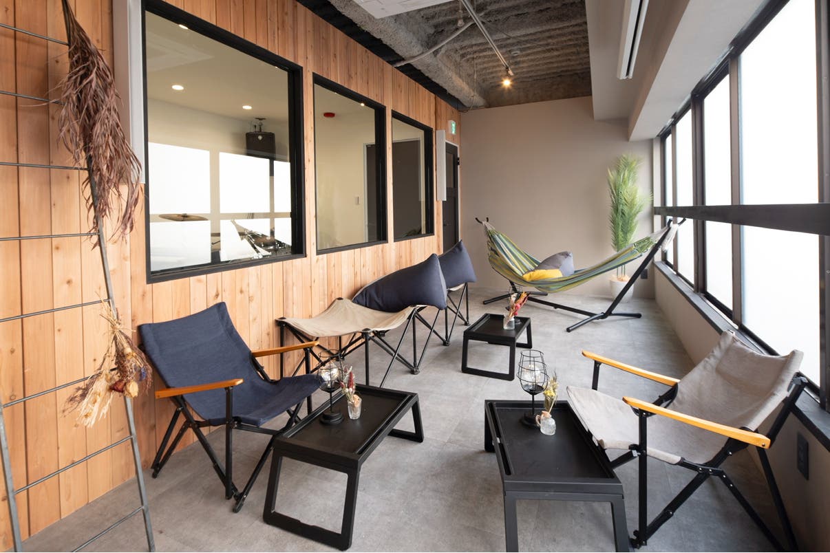 【関内駅3分】プライベート個室🎉パーティー🍻女子会👨‍👩‍👧‍👦サウナあり🧖‍♀️🧖‍♂️カラオケも可🎙の写真1