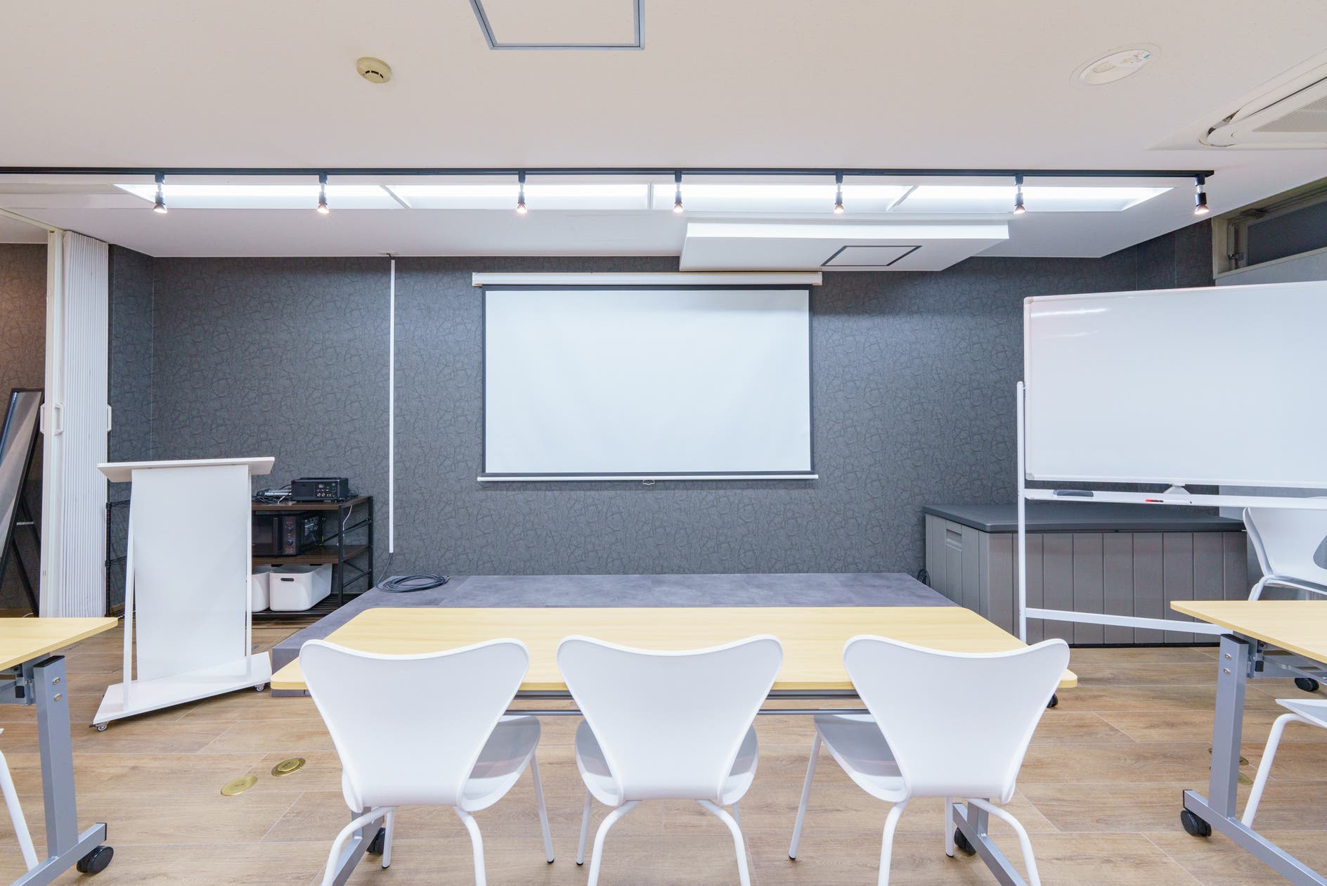 【内見無料】水道橋駅4分✨席数60/立食80名⭕️控室/24H/飲食可/100㌅画面/ゴミ処理/会議/懇親会/歓送迎会/セミナーの写真19