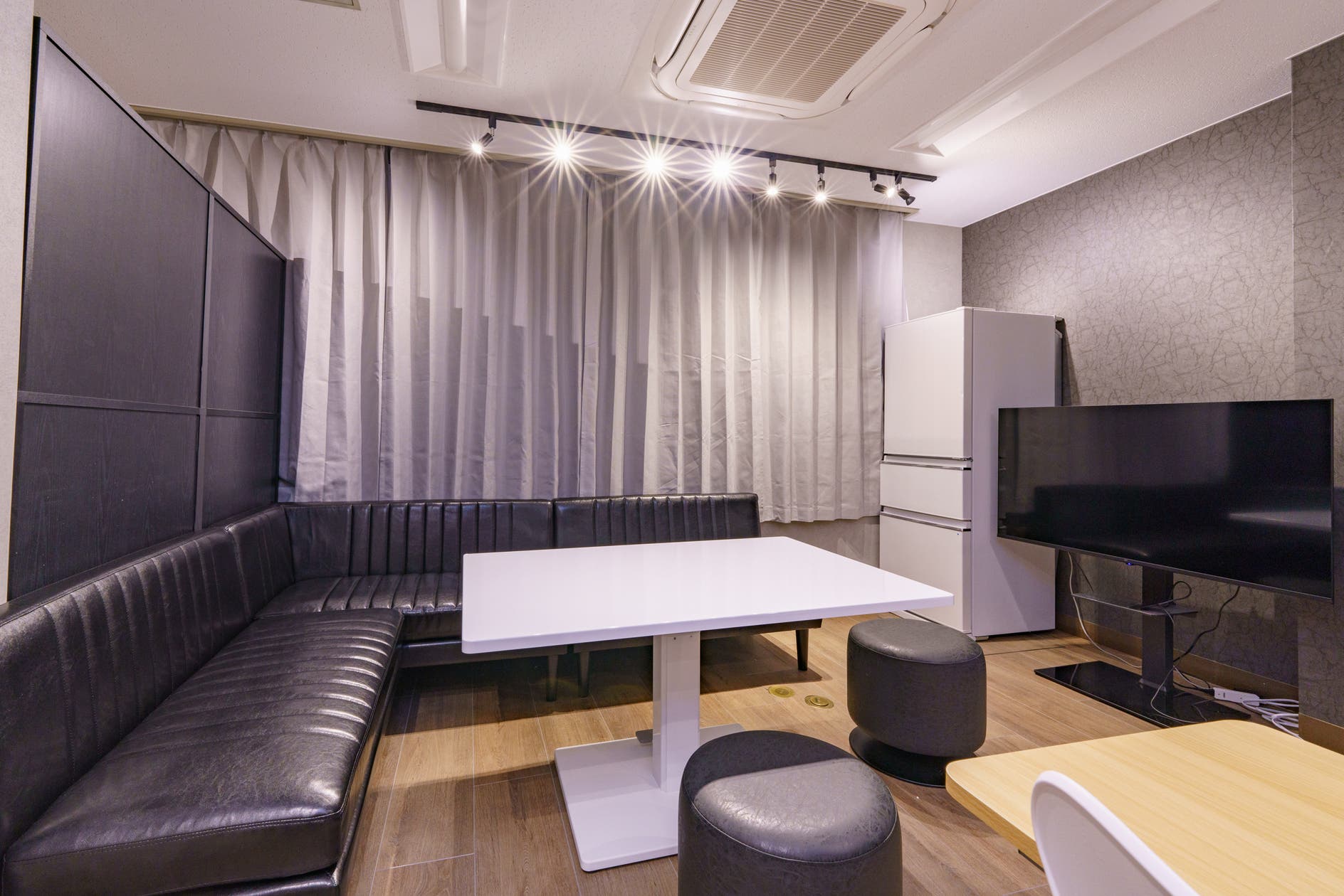 【内見無料】水道橋駅4分✨席数60/立食80名⭕️控室/24H/飲食可/100㌅画面/ゴミ処理/会議/懇親会/歓送迎会/セミナーの写真7