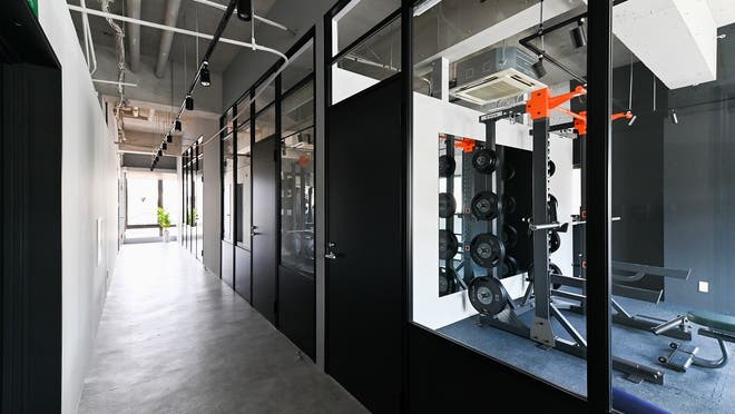 【南松本駅徒歩5分】各種マシン完備でパーソナルトレーニング可能な個室・無人ジム【撮影ご相談ください!】の写真6