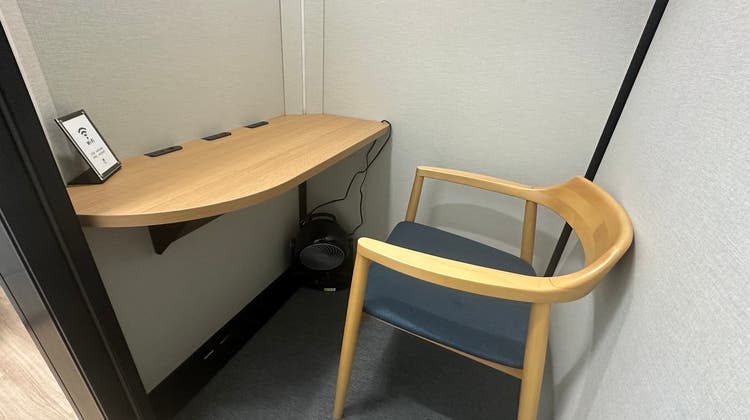 ServiceOffice W 京都駅前 テレキューブ【京都駅徒歩5分】定員1名・WEB会議や事務作業に・フリードリンク利用可の写真1