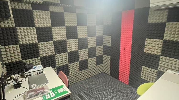 藤崎駅近くの防音録音ブースの写真1