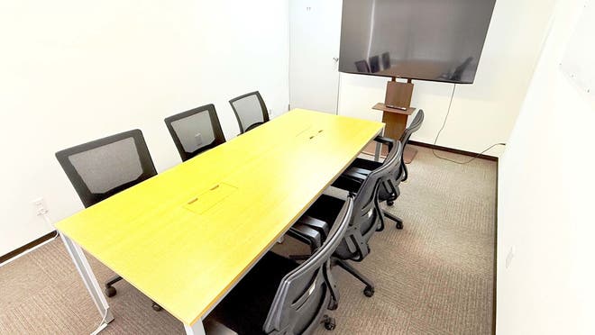 駅チカ🚃Wi-Fi📶大型モニター ZOOM会議やリモートでも使える会議室(中)!の写真2