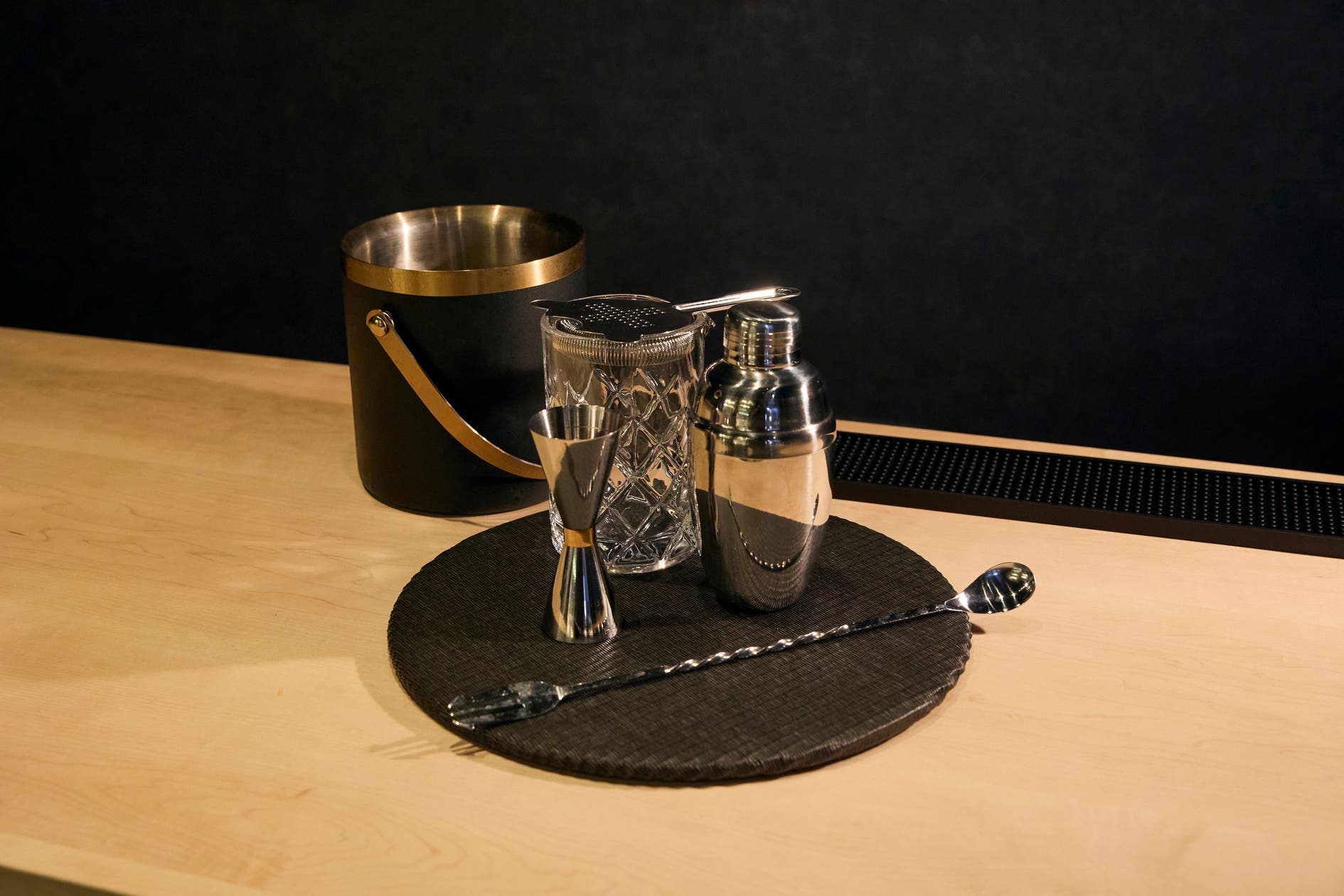 大阪駅から2駅！駅チカ【千日前線玉川駅1分・JR野田駅3分】スタイリッシュなバー 大人の隠れ家の写真6