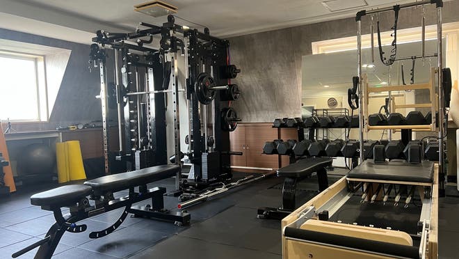 ピラティス&筋トレができる完全個室のレンタルジム│リフォーマー・5in1ラック・ダンベル35kgまで‼️(最大4人まで)の写真1