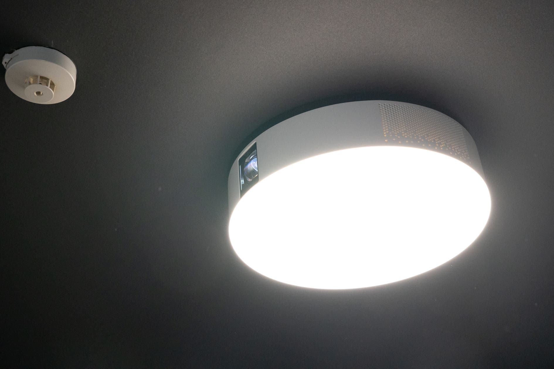 📹プロジェクター（Aladdin X2 Plus）の画像1