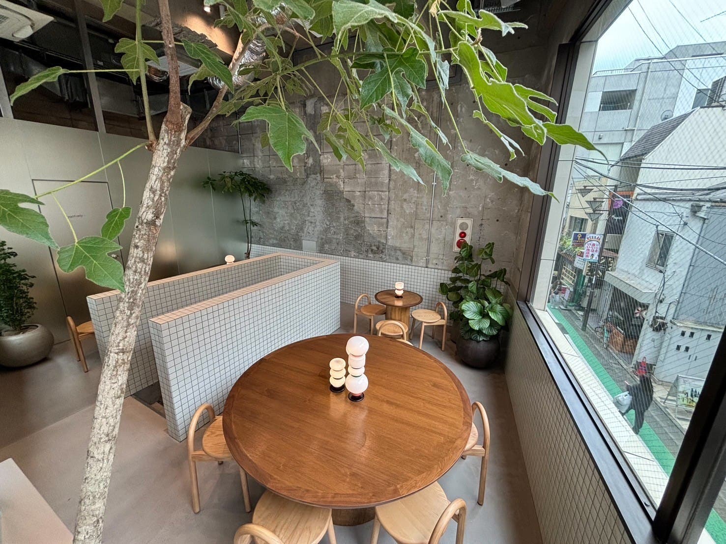 おしゃれカフェ2階飲食スペースをレンタルします！の写真2