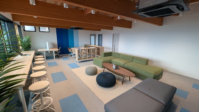 南アルプスが見える複合型ワークスペースの写真2