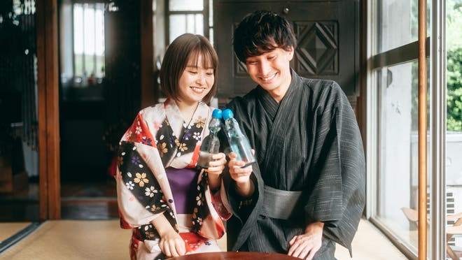 紅葉・こたつ・自然光・ちゃぶ台・浴衣・レンタル着付・自然光・懇親会・生配信・火鉢・ポートレイト・古時計の写真2