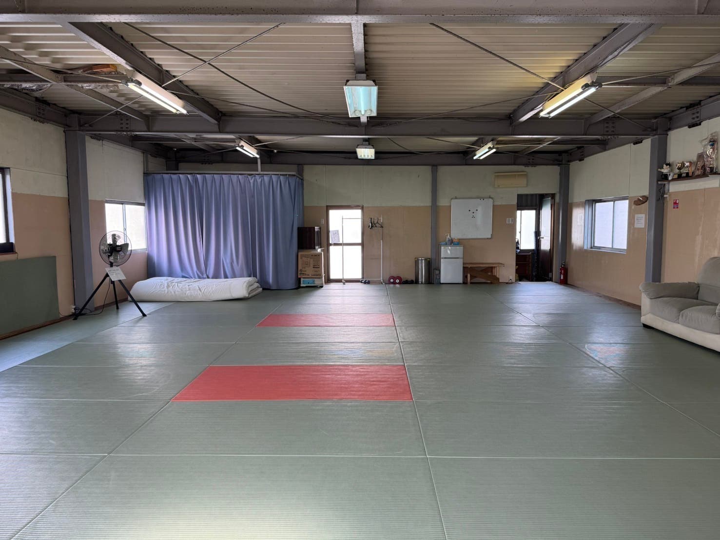 広さ106平米!約60畳!柔道場として使用していたのでスポーツレッスン/ダンス教室/ヨガ/スタジオ/バザー/イベント/会議場　の写真9