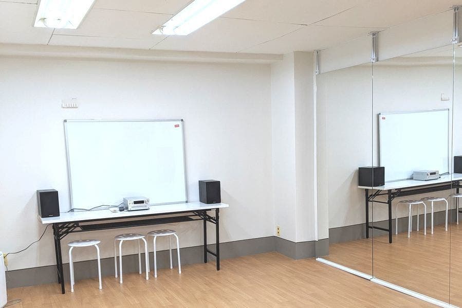 24時間利用可｜駅徒歩1分｜壁一面鏡ご用意あり｜ダンススタジオ｜ダンスやバレエ演劇の練習＆撮影等に最適！[78]の写真3