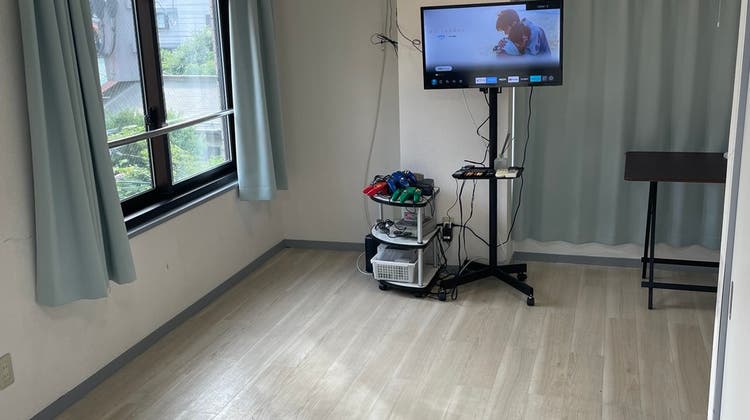 町田駅徒歩3分!ボードゲーム多数、人気レトロゲーム機複数完備、持ち込み自由、Wi-Fi・TV・冷蔵庫・充電器の写真1