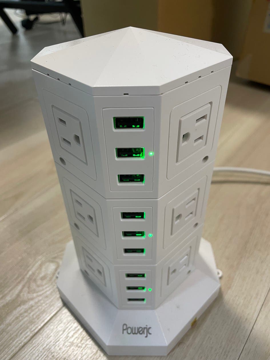 町田駅徒歩3分！ボードゲーム多数、人気レトロゲーム機複数完備、持ち込み自由、Wi-Fi・TV・冷蔵庫・充電器の写真9