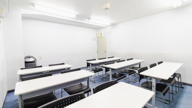 【新宿駅4分!21名利用可!】綺麗な室内!WiFi・プロジェクター・ホワイトボード全て無料!ふれあい貸し会議室 新宿豊栄の写真4