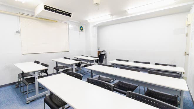 【新宿駅4分!21名利用可!】綺麗な室内!WiFi・プロジェクター・ホワイトボード全て無料!ふれあい貸し会議室 新宿豊栄の写真5