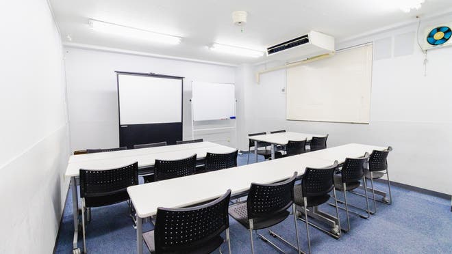 【新宿駅4分!21名利用可!】綺麗な室内!WiFi・プロジェクター・ホワイトボード全て無料!ふれあい貸し会議室 新宿豊栄の写真7