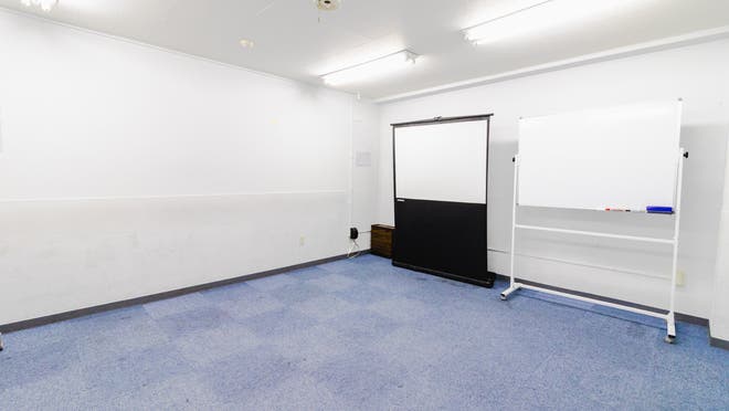 【新宿駅4分!21名利用可!】綺麗な室内!WiFi・プロジェクター・ホワイトボード全て無料!ふれあい貸し会議室 新宿豊栄の写真22