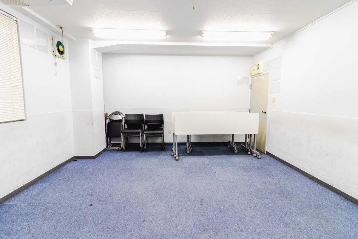 【新宿駅4分！21名利用可！】綺麗な室内！WiFi・プロジェクター・ホワイトボード全て無料！ふれあい貸し会議室　新宿豊栄の写真24