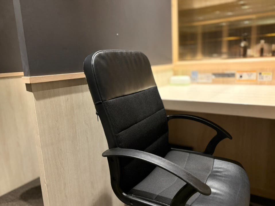 【ブース席】吉祥寺駅徒歩1分！受付スタッフ常駐で安心サポート◎/Wi-Fi/充電器/集中したい作業に最適！/フリードリンクの写真4