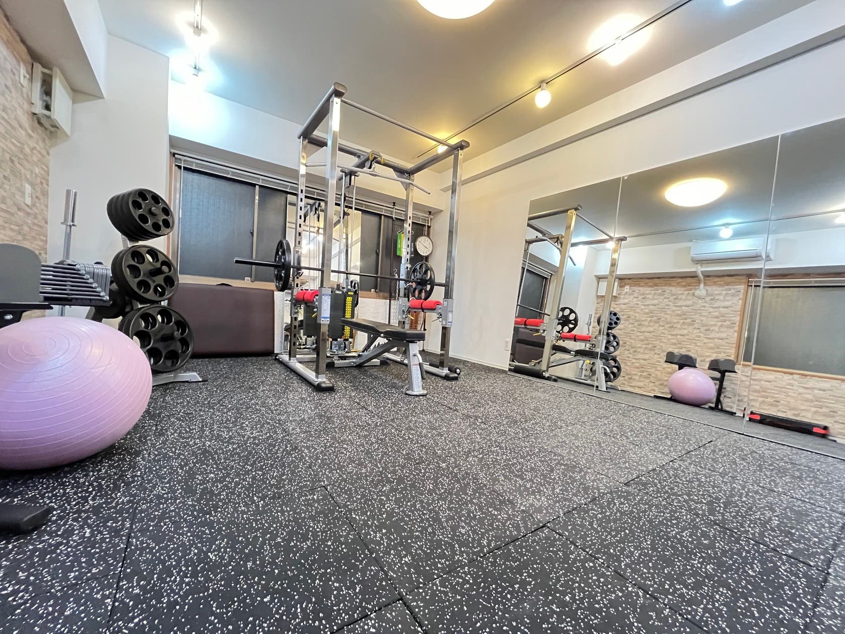 【新富町駅3分】パーソナル向けの設備が整った完全個室ジム　MIYAZAKI GYM新富町店の写真17