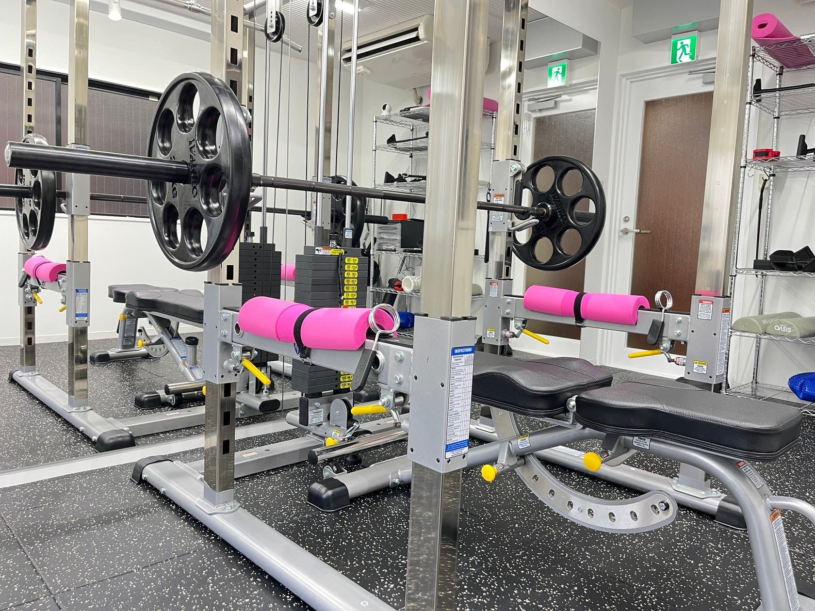 【赤坂駅3分】パワーラックを中心に機材完備！明るい個室レンタルジム　MIYAZAKI GYM赤坂店の写真9